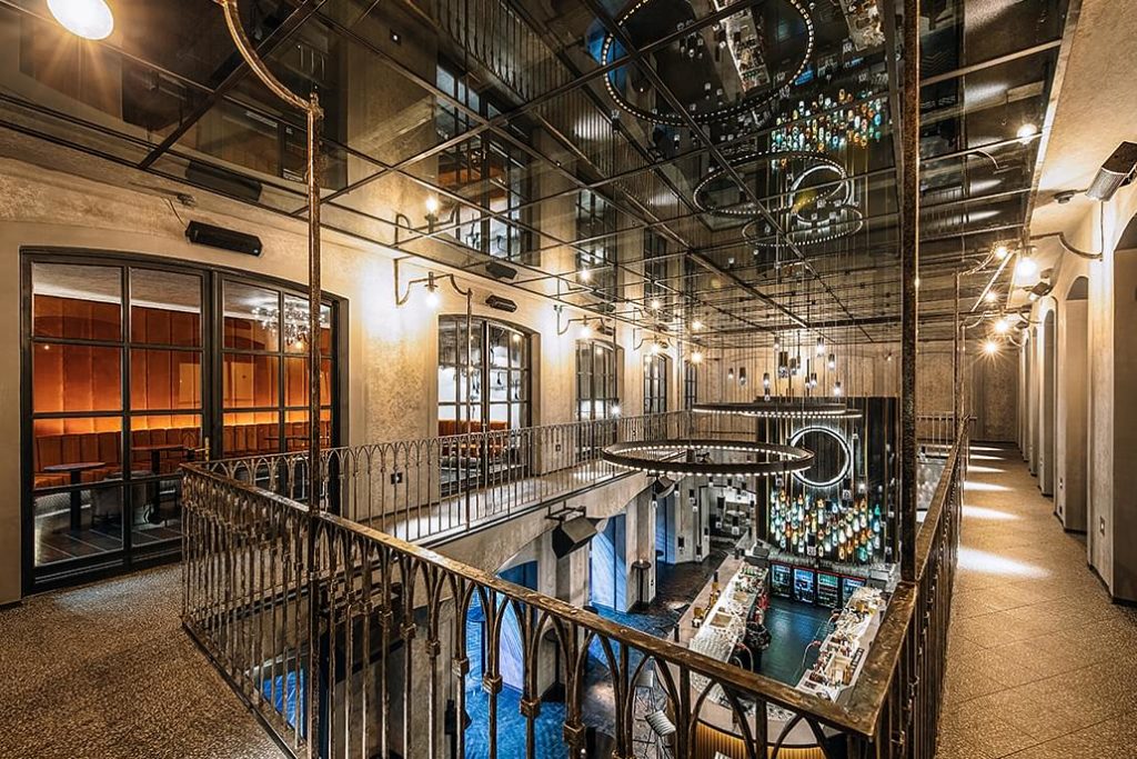 Moon Club: A Fusion of Music and Elegance | Pragues Best Clubs